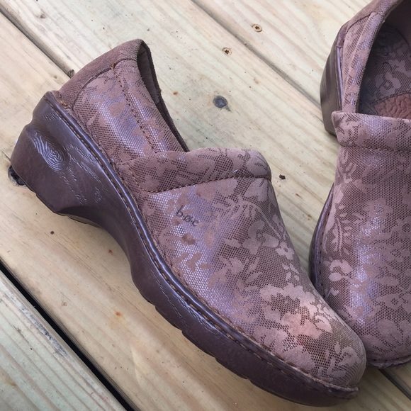 b.o.c. | Shoes | Womens Boc Tan Embossed Floral Clogs Size 143 | Poshmark